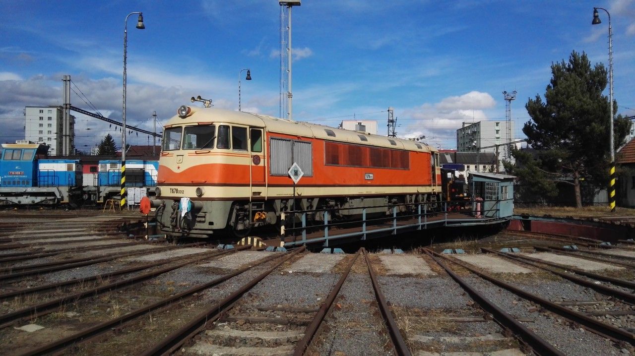 5.3.2017 preposunovanie T 678.012 na opraveny kanal c.7 východnej ...